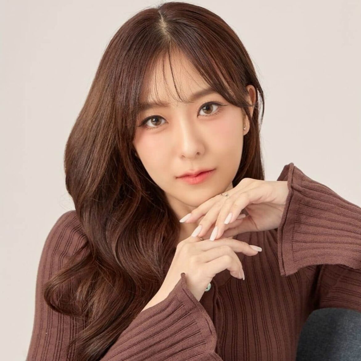 《鯨魚雜貨舖 Whale Store XOXO》：都會白領回鄉接店，大學教授直球甜愛 - 瘋泰百